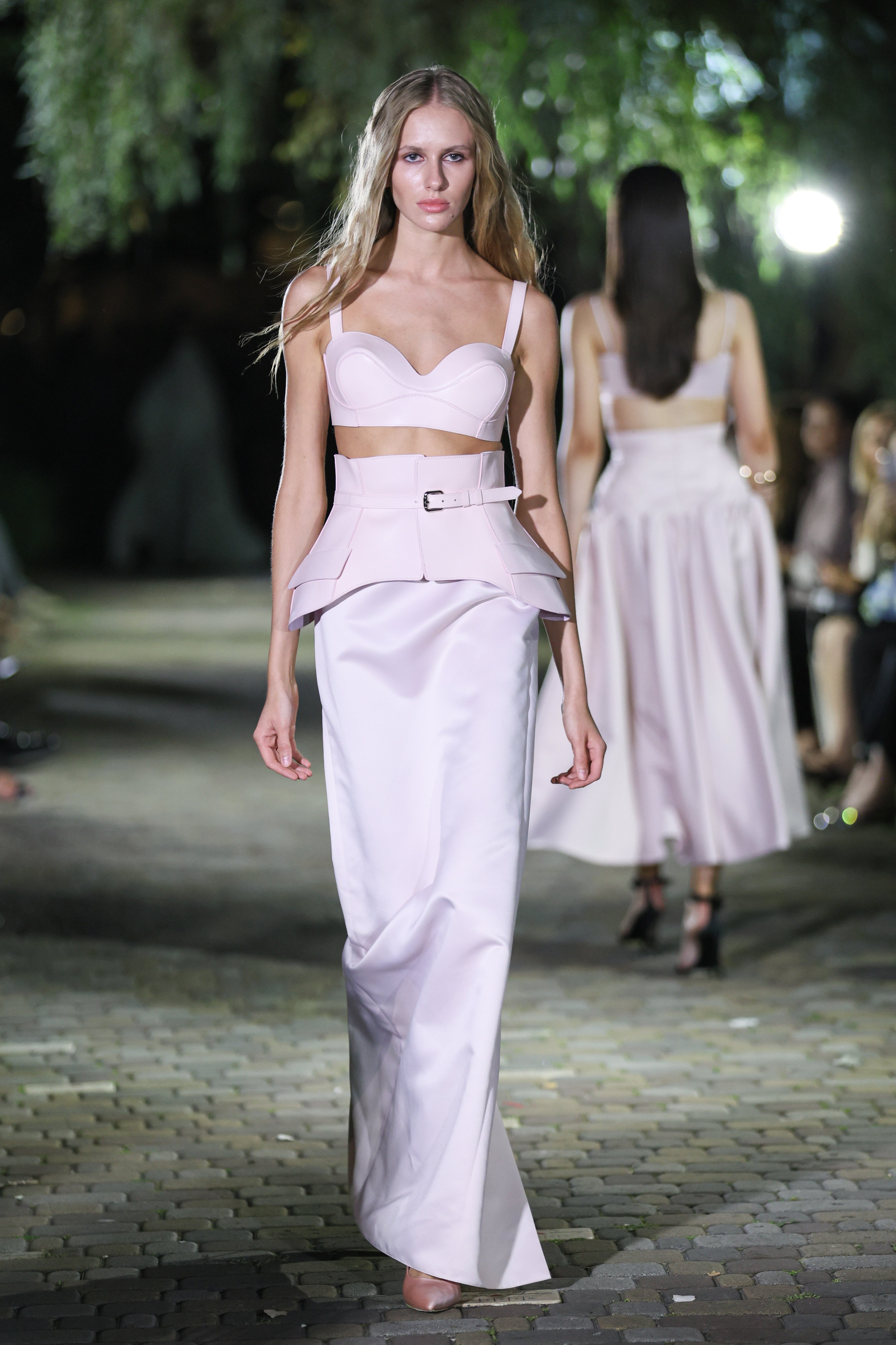 Ukrainian Fashion Week 2026 - какие модные тренды показали дизайнеры на подиуме - фото - Hochu.ua