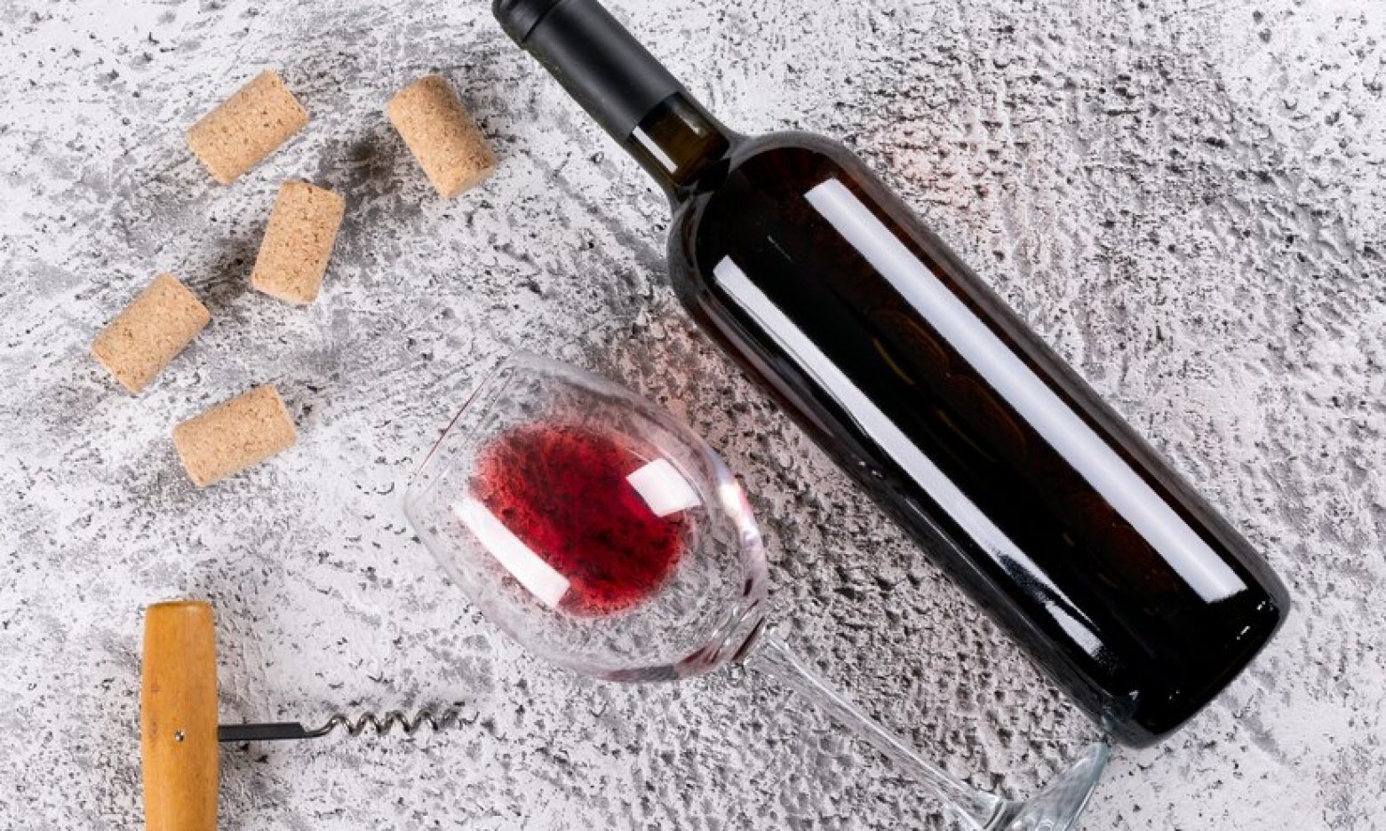 Как хранить открытое вино – куда перелить напиток из бутылки - Hochu.ua