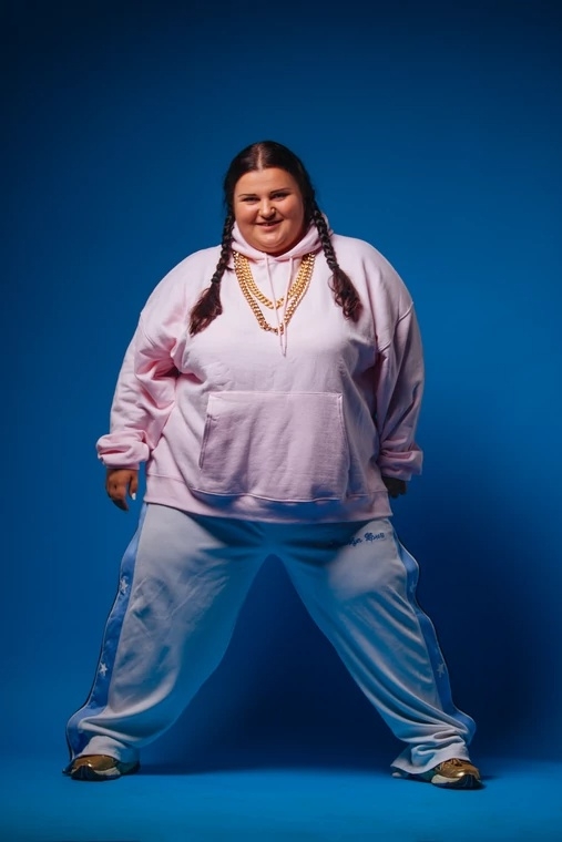 Стиль alyona alyona: самые модные образы украинской рэп-исполнительницы ...